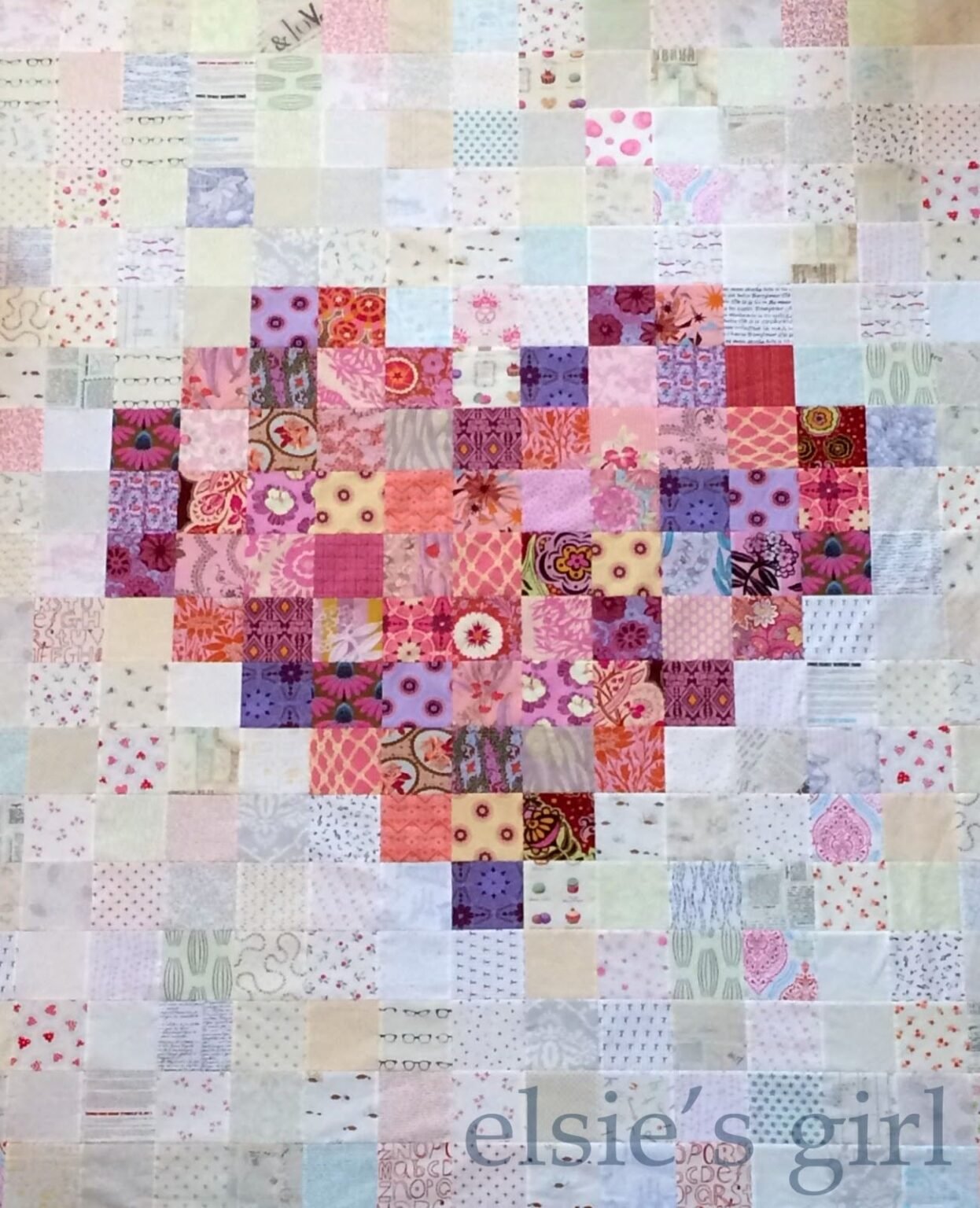 Pixelated Heart Quilt FREE PATTERN | Patterns.curiosodaweb.com